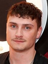 Casting du film Back To Black : Réalisateurs, acteurs et équipe ...