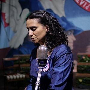 Violeta - film 2011 - AlloCiné