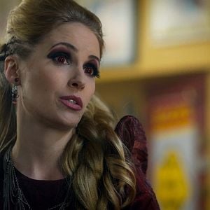 Photos et affiches de Mon petit côté vampire Saison 1 - AlloCiné