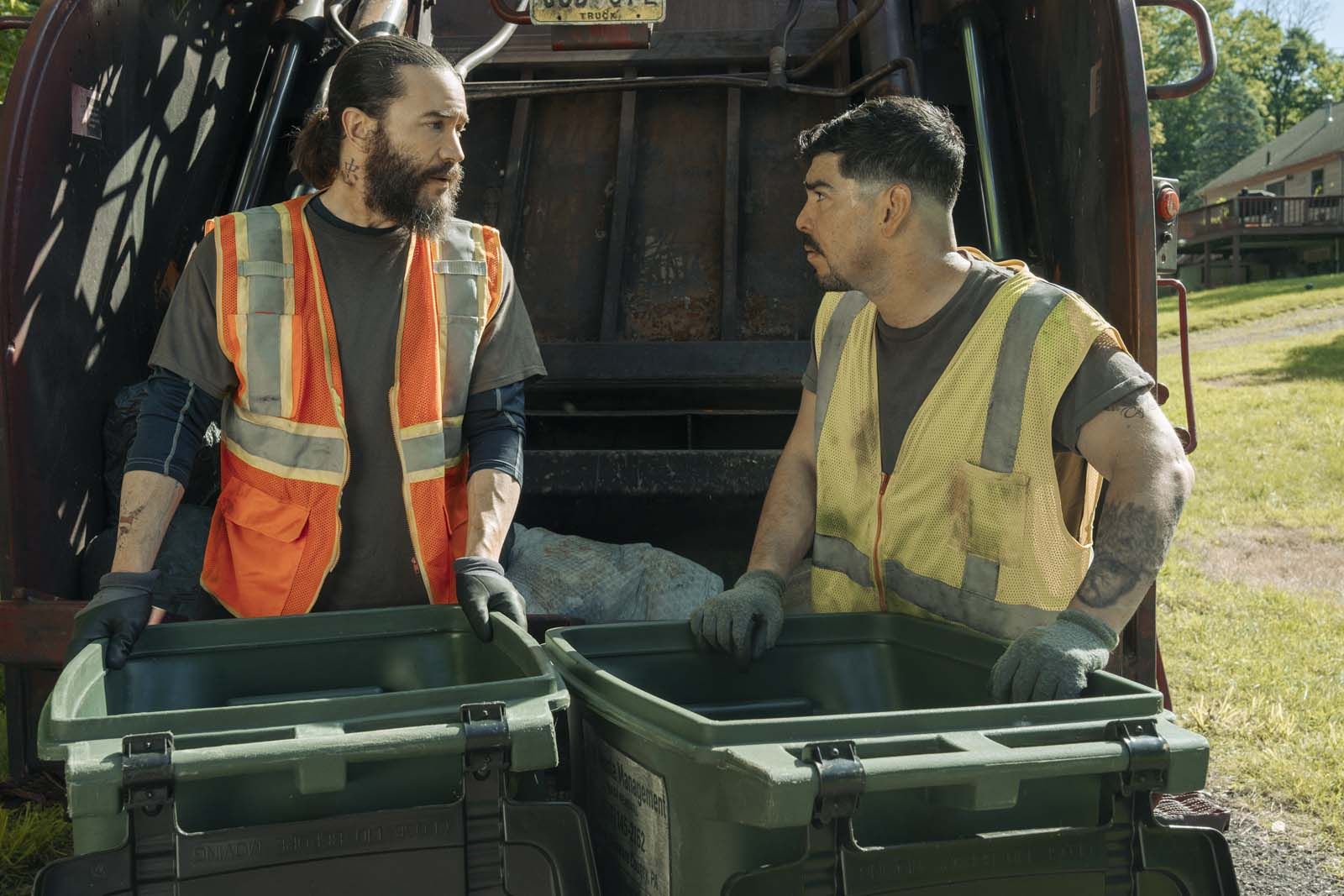 Task : Photo Tom Pelphrey, Raul Castillo - 7 sur 9 - AlloCiné