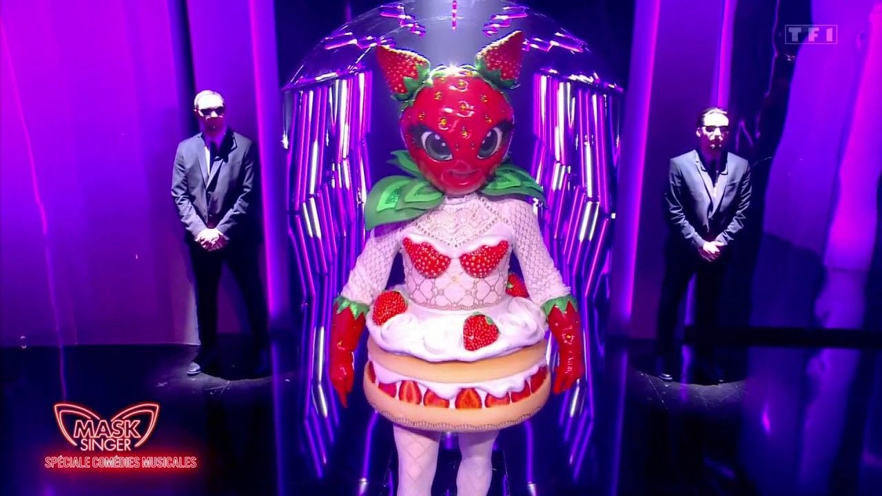 Mask Singer 2025 : le Fraisier démasqué, qui se cachait derrière ? "Ca ...