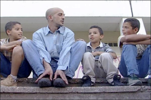 Photo du film Wesh Wesh, qu'est-ce qui se passe ? - Photo 3 sur 4 ...