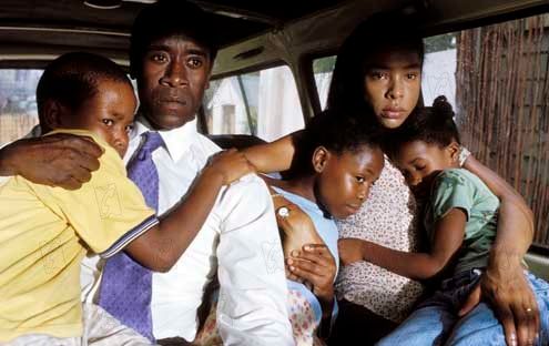 Photo de Terry George - Hotel Rwanda : Photo Sophie Okonedo, Don ...