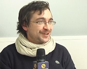 Vidéo interview pour Peter : Interview 1 - Français - AlloCiné