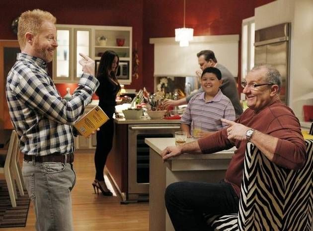 Modern Family : Modern Family : Photo Jesse Tyler Ferguson, Rico ...
