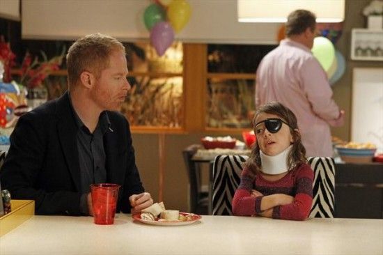 Modern Family : Modern Family : Photo Jesse Tyler Ferguson, Aubrey ...