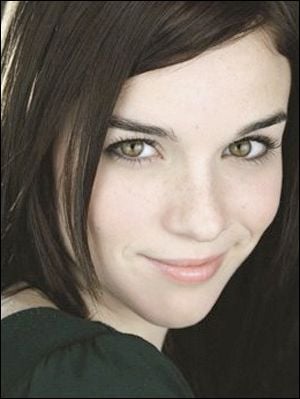 Renee Felice Smith - AlloCiné