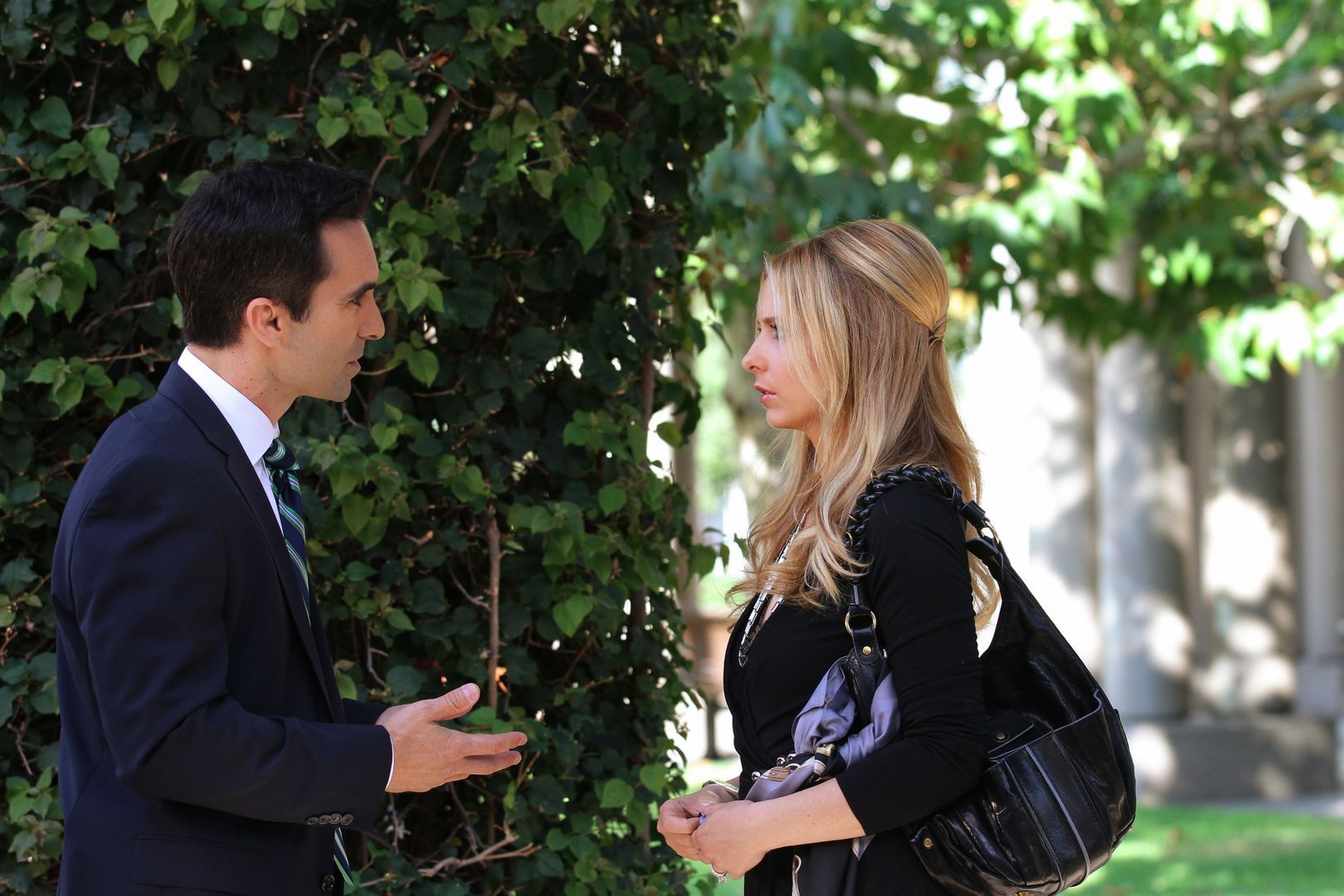 Ringer : Ringer : Photo Sarah Michelle Gellar, Néstor Carbonell - 99 ...
