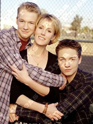 Kate Brasher - Série TV 2001 - AlloCiné