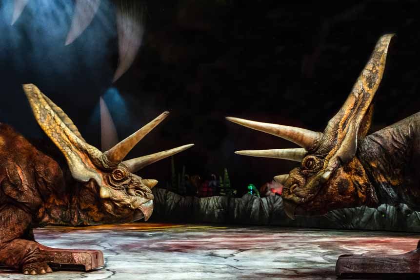 La Marche des Dinosaures, le spectacle live de retour à Paris ! - AlloCiné