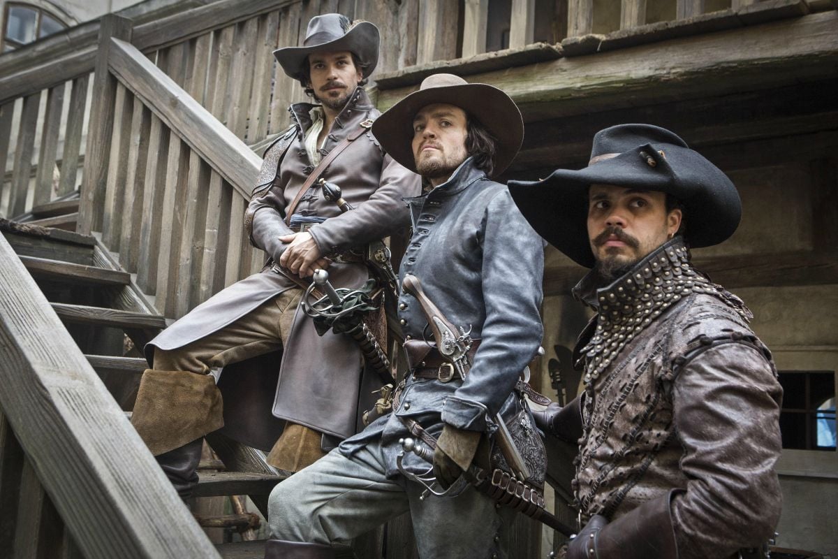 Photo de Howard Charles - The Musketeers : Photo Tom Burke, Santiago ...