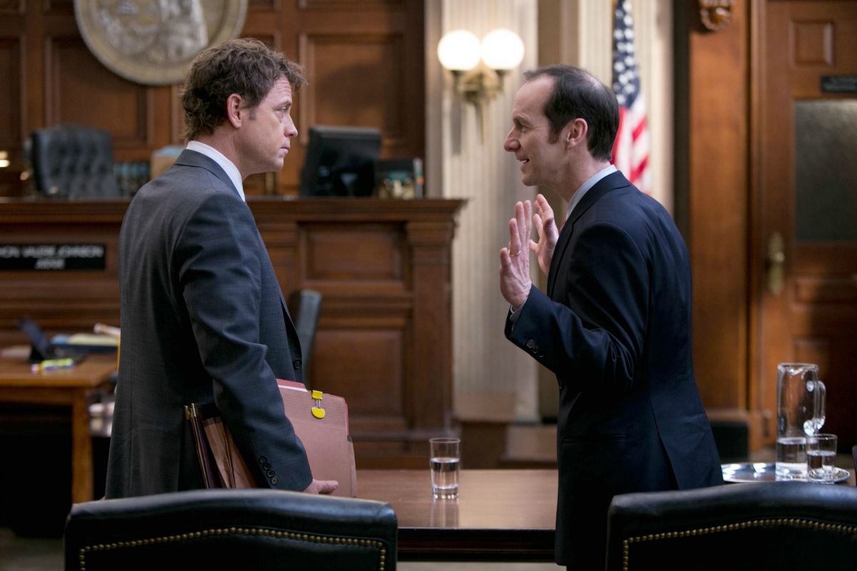 Rake (US) : Photo Denis O'Hare, Greg Kinnear - 2 sur 51 - AlloCiné