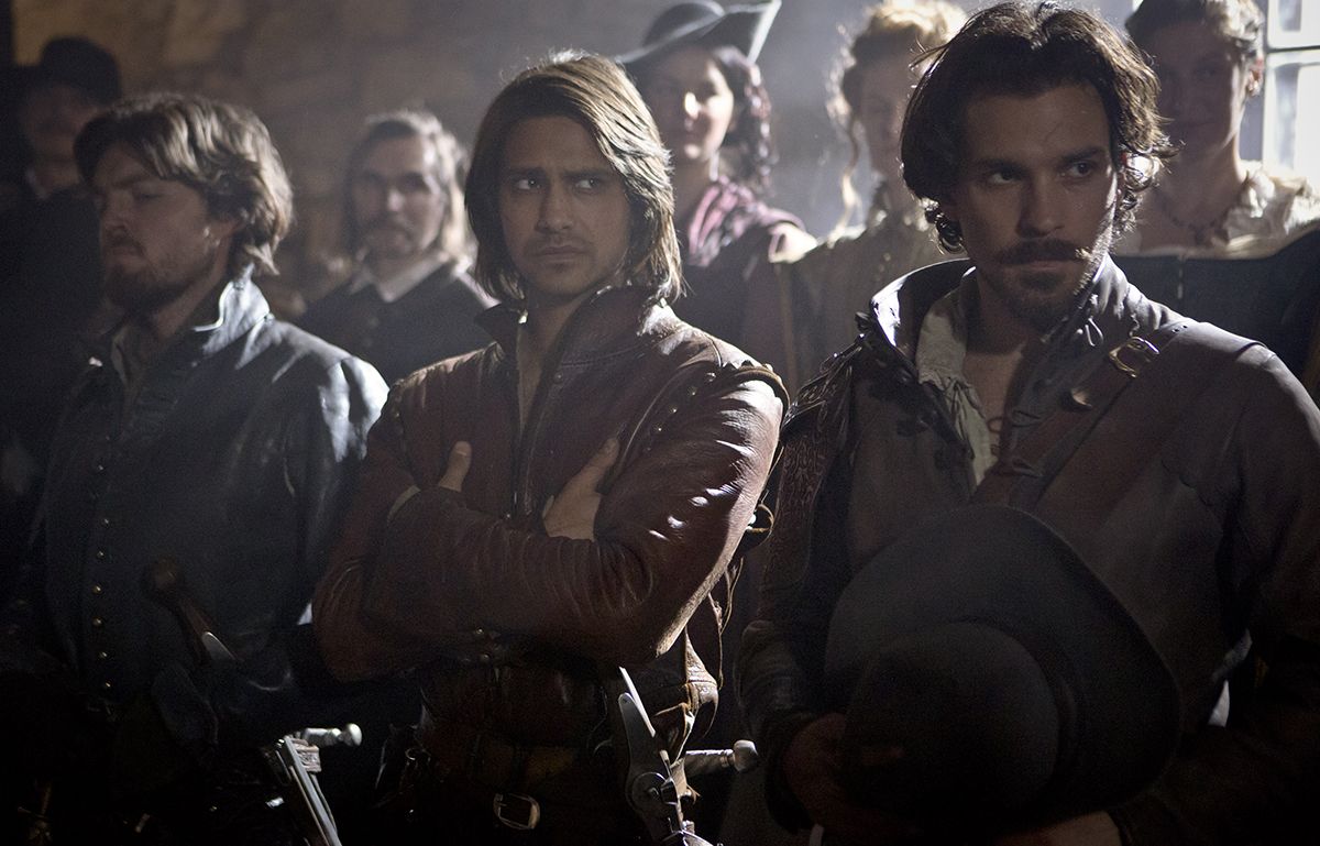 Photo de Luke Pasqualino - The Musketeers : Photo Santiago Cabrera ...