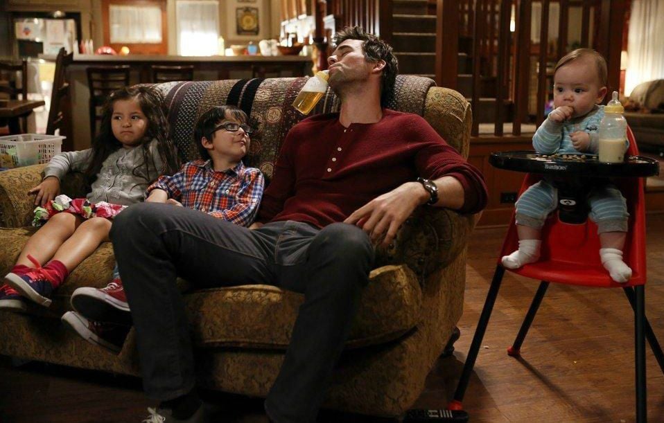 Photo de Aaron Fernando - About a Boy : Photo David Walton, Ava Davila ...