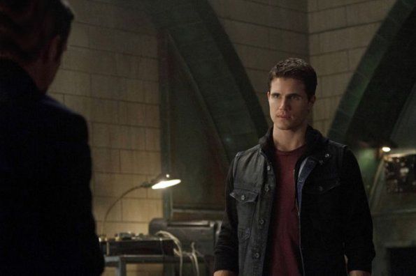 Photo de Robbie Amell - The Tomorrow People (2013) : Photo Robbie Amell ...