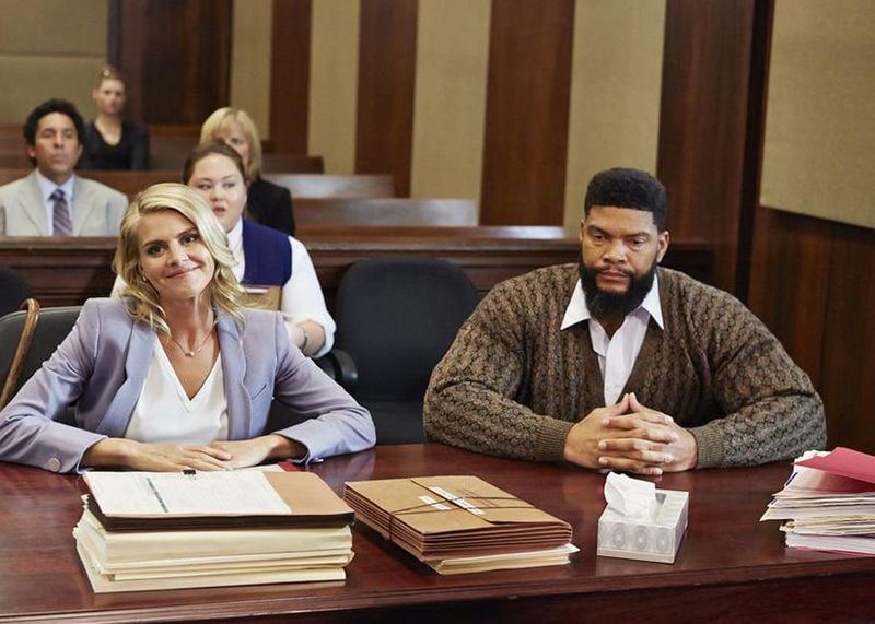 Benched : Benched : Photo Eliza Coupe, Mars Crain - 5 sur 24 - AlloCiné