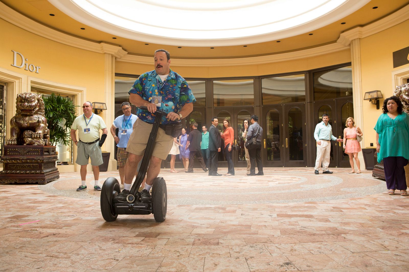 Photo de Kevin James - Paul Blart: Mall Cop 2 : Photo Gary Valentine ...