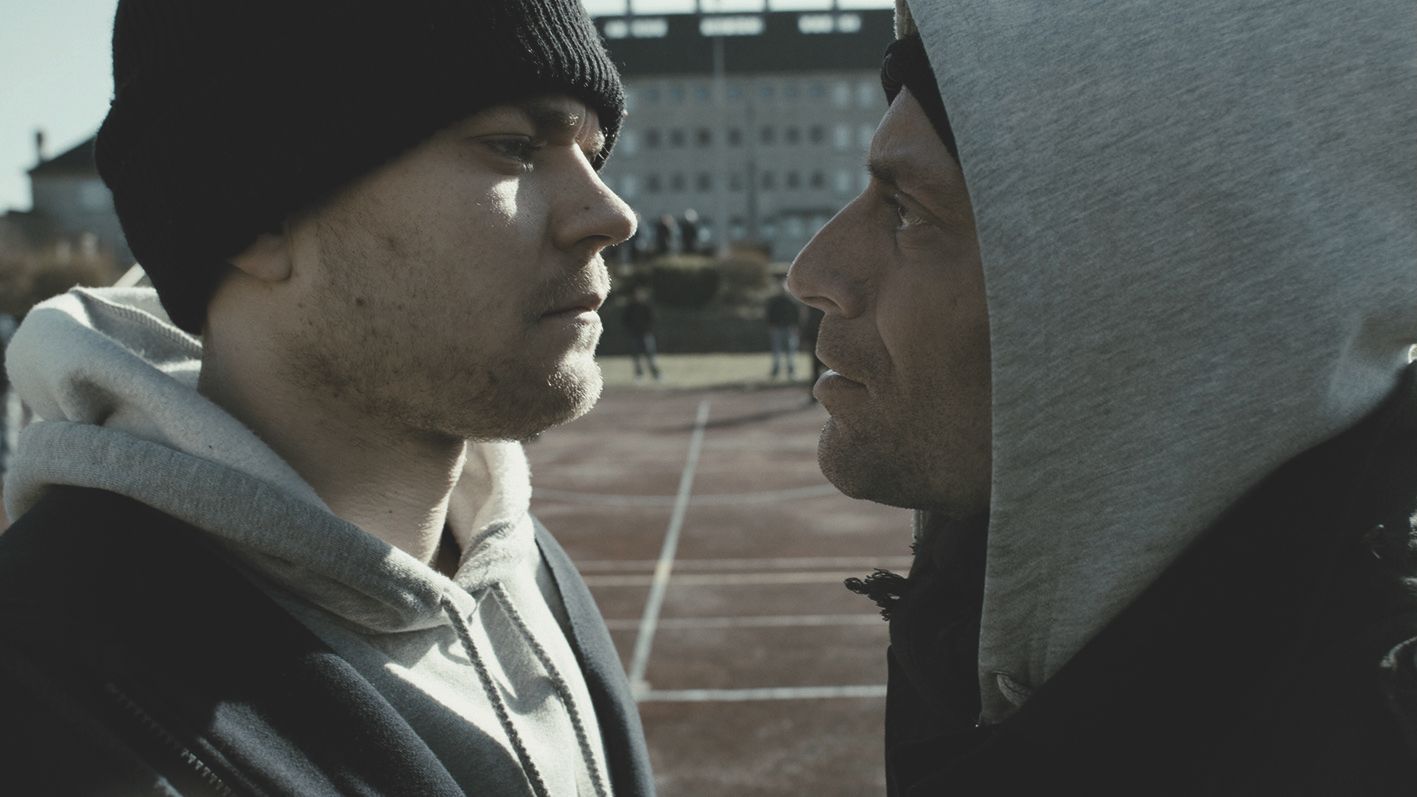 Photo du film R - Photo 2 sur 20 - AlloCiné