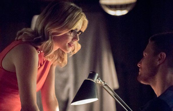 Arrow : Arrow : Photo Emily Bett Rickards - 703 sur 1200 - AlloCiné