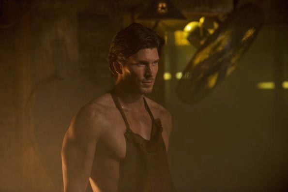 Photo de Christopher Russell - Lost Girl : Photo Christopher Russell ...