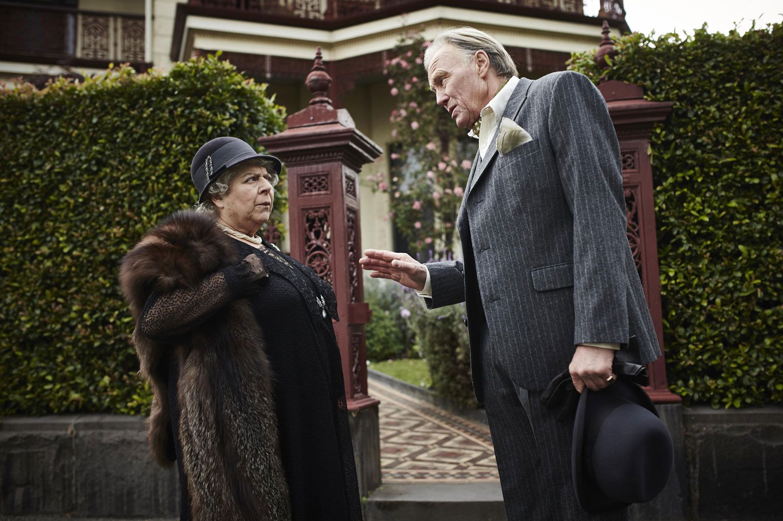 Miss Fisher enquête : Photo Miriam Margolyes, Pip Miller - 10 sur 24 ...
