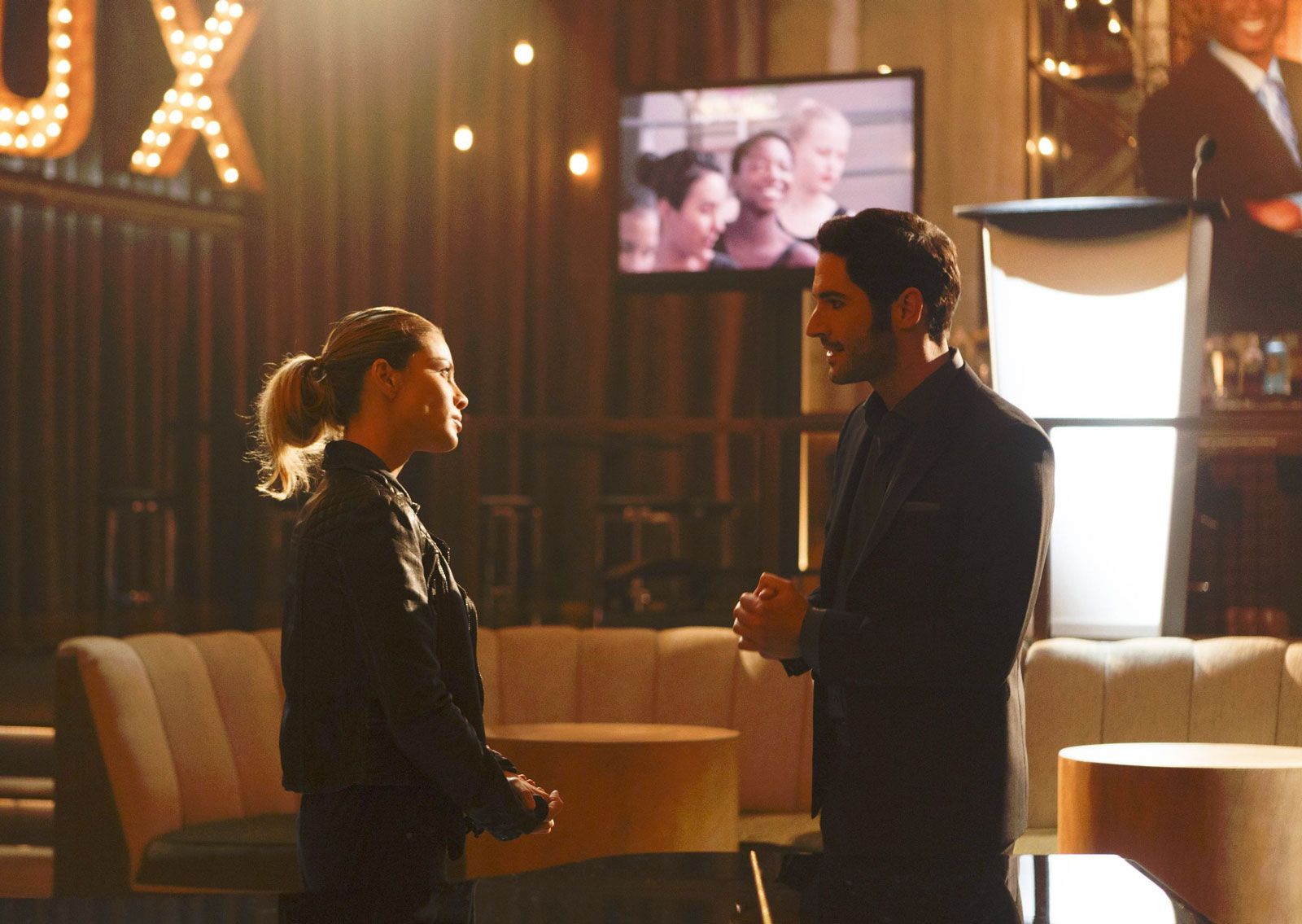 Lucifer : Lucifer : Photo Lauren German, Tom Ellis - 358 sur 456 - AlloCiné