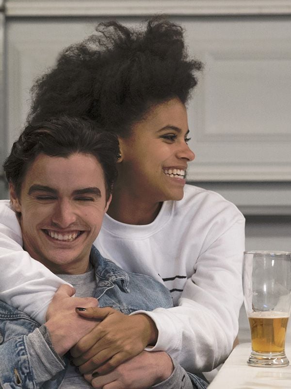 Poster Easy - Affiche 41 sur 73 - AlloCiné