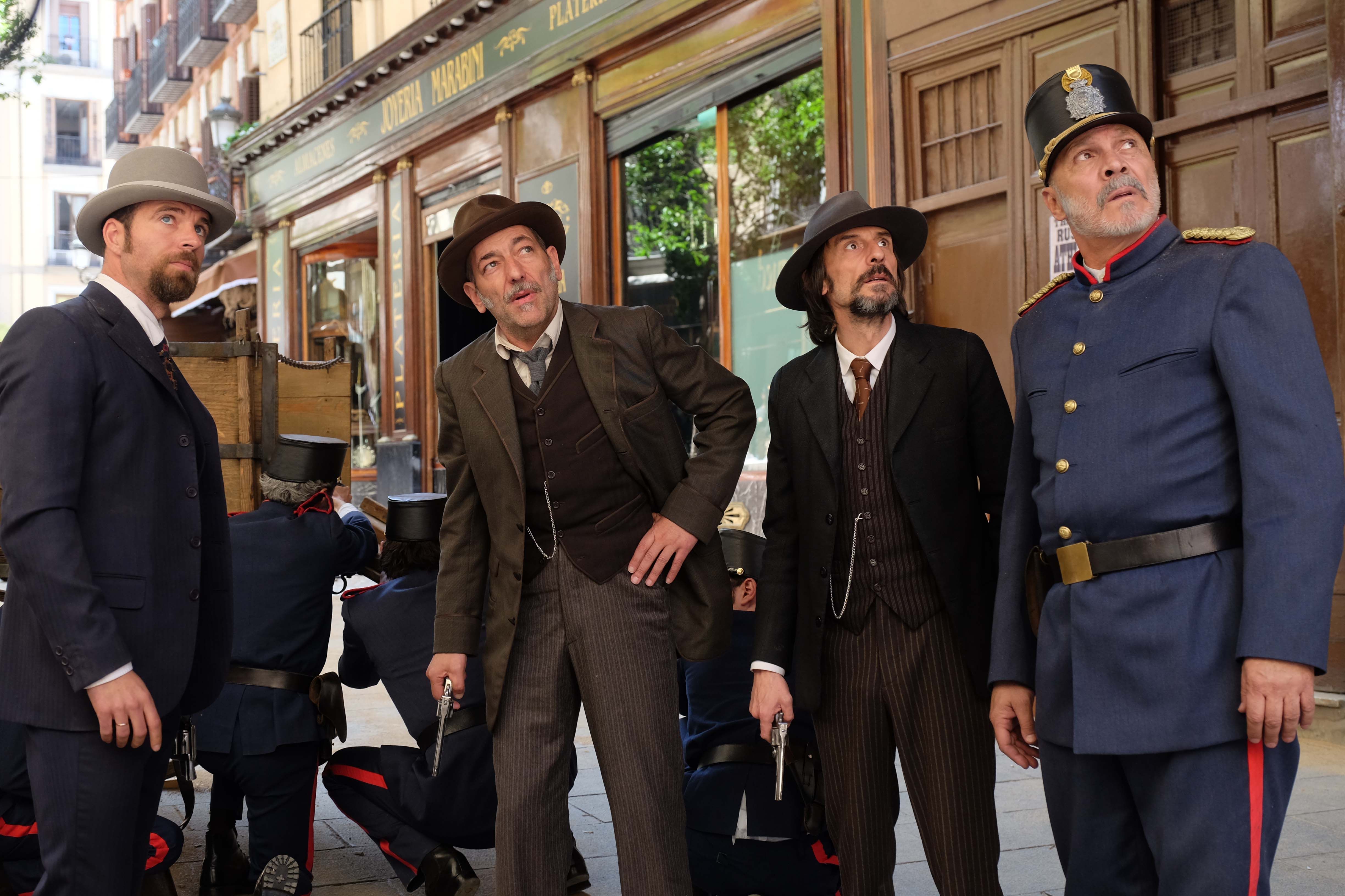 Víctor Ros : Photo Tomas del Estal, Carles Francino - 5 sur 30 - AlloCiné