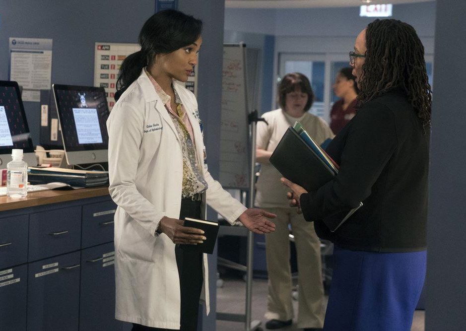 Chicago Med : Chicago Med : Photo S. Epatha Merkerson, Mekia Cox - 437 ...