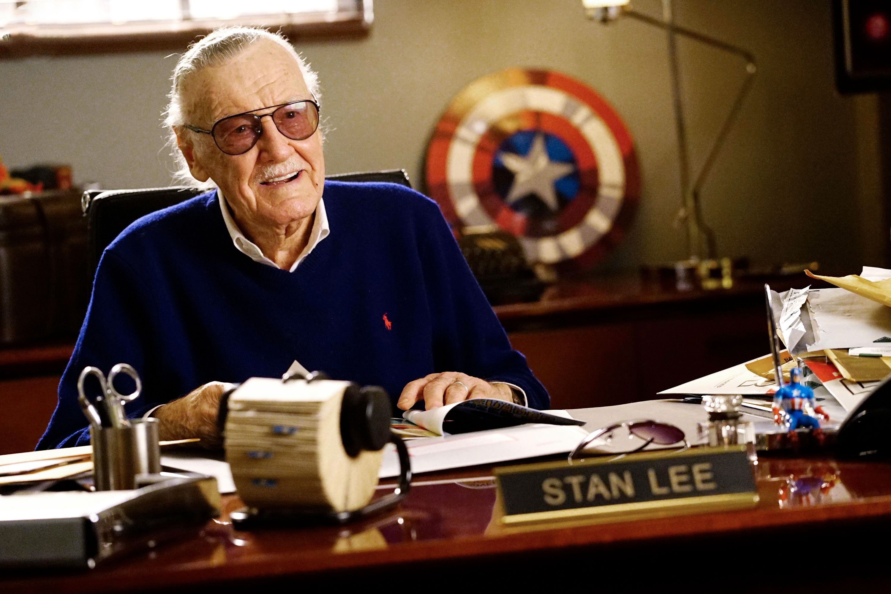 Photo de Stan Lee - Bienvenue chez les Huang : Photo Stan Lee - Photo 5 ...