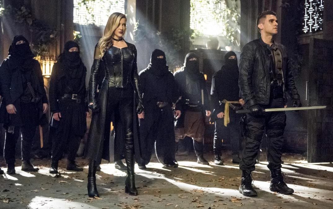 Arrow : Arrow : Photo Josh Segarra, Katie Cassidy - 406 sur 1200 - AlloCiné