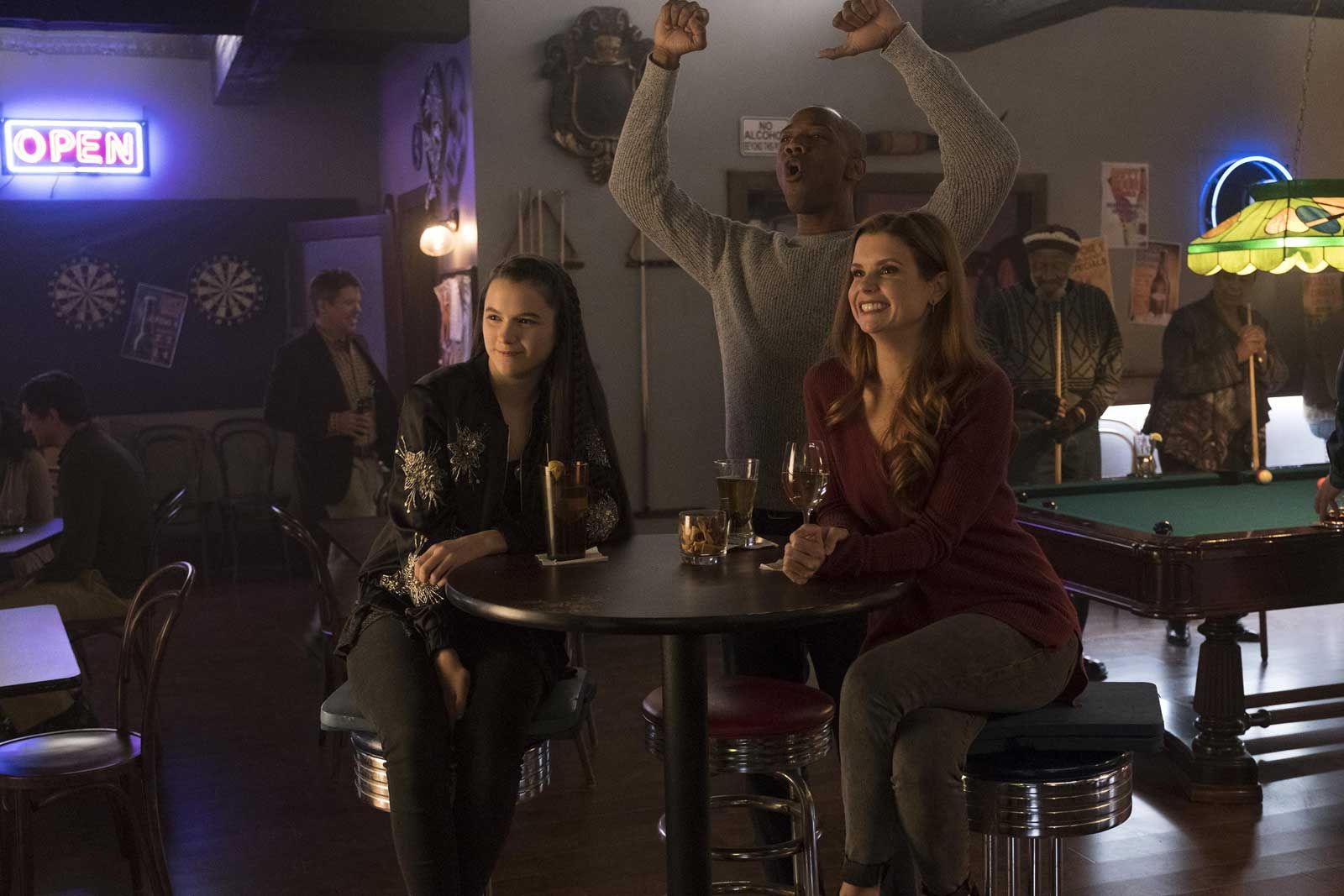 Photo de JoAnna Garcia Swisher - Kevin (Probably) Saves the World ...