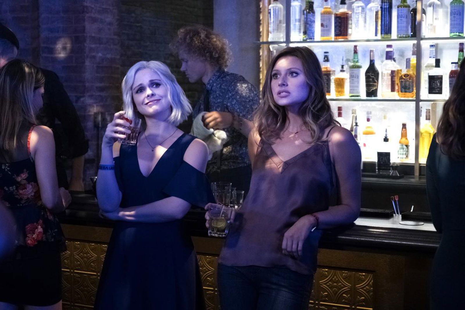 Photo de Rose McIver - iZombie : Photo Rose McIver, Aly Michalka - Photo 92 sur 282 - AlloCiné