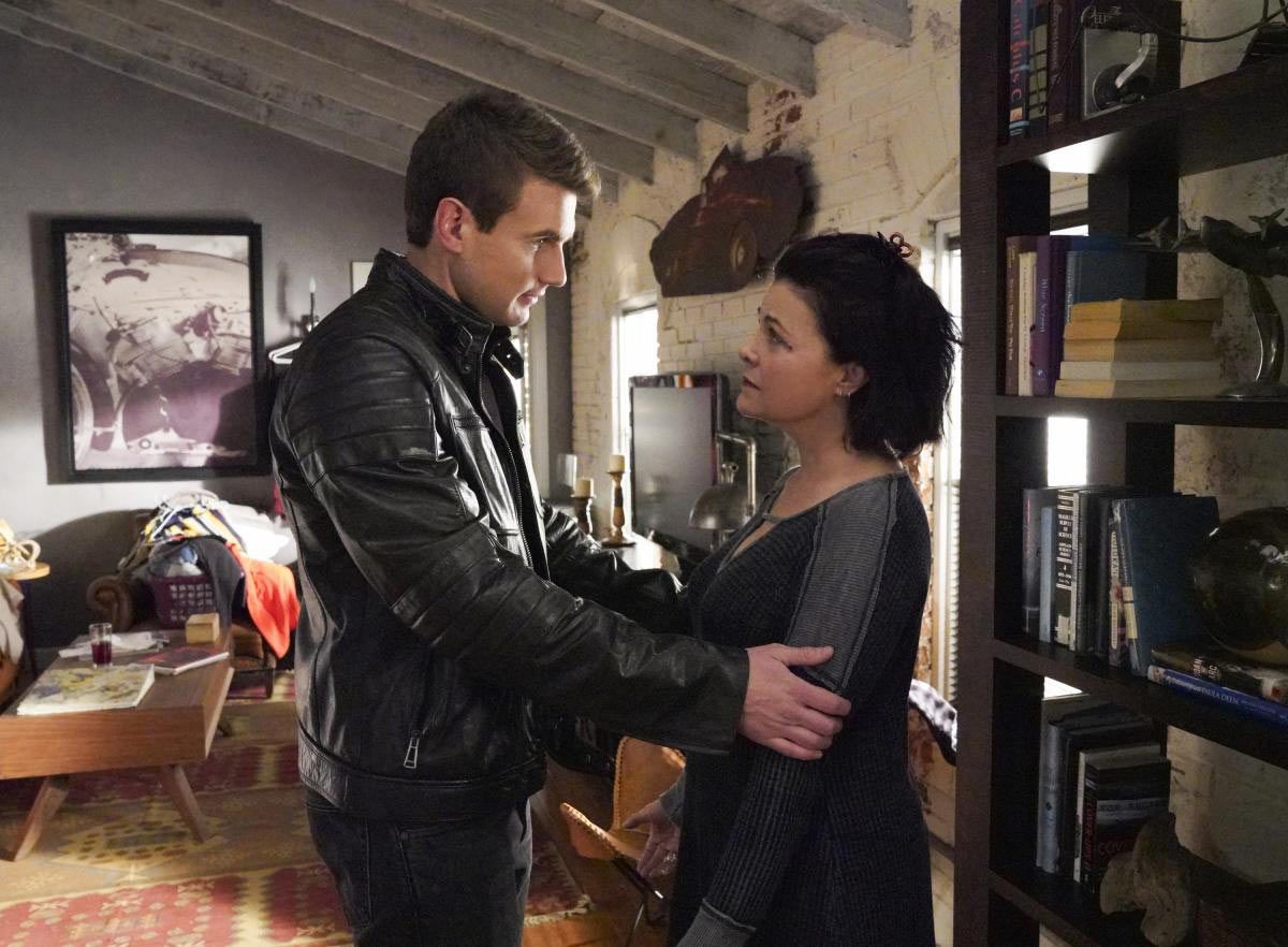 Photo de Sherilyn Fenn - S.W.A.T. (2017) : Photo Sherilyn Fenn, Alex ...