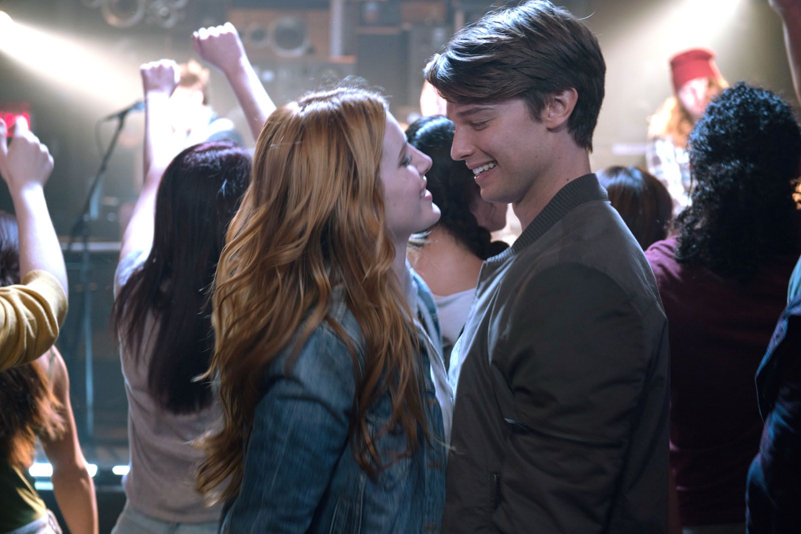 Photo de Bella Thorne - Midnight Sun : Photo Bella Thorne, Patrick ...