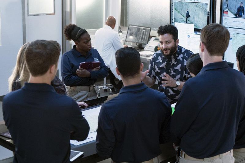 Photo de Ennis Esmer - Blindspot : Photo Ennis Esmer - Photo 24 sur 57 ...