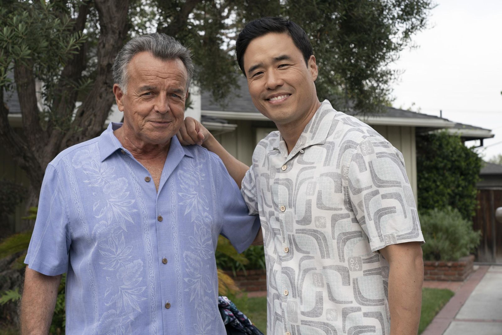 Photo de Ray Wise - Photo Randall Park, Ray Wise - AlloCiné
