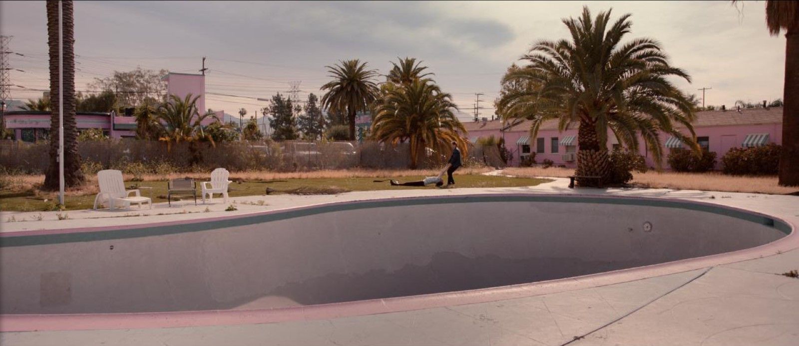 Photo du film Burning Shadow - Photo 10 sur 12 - AlloCiné