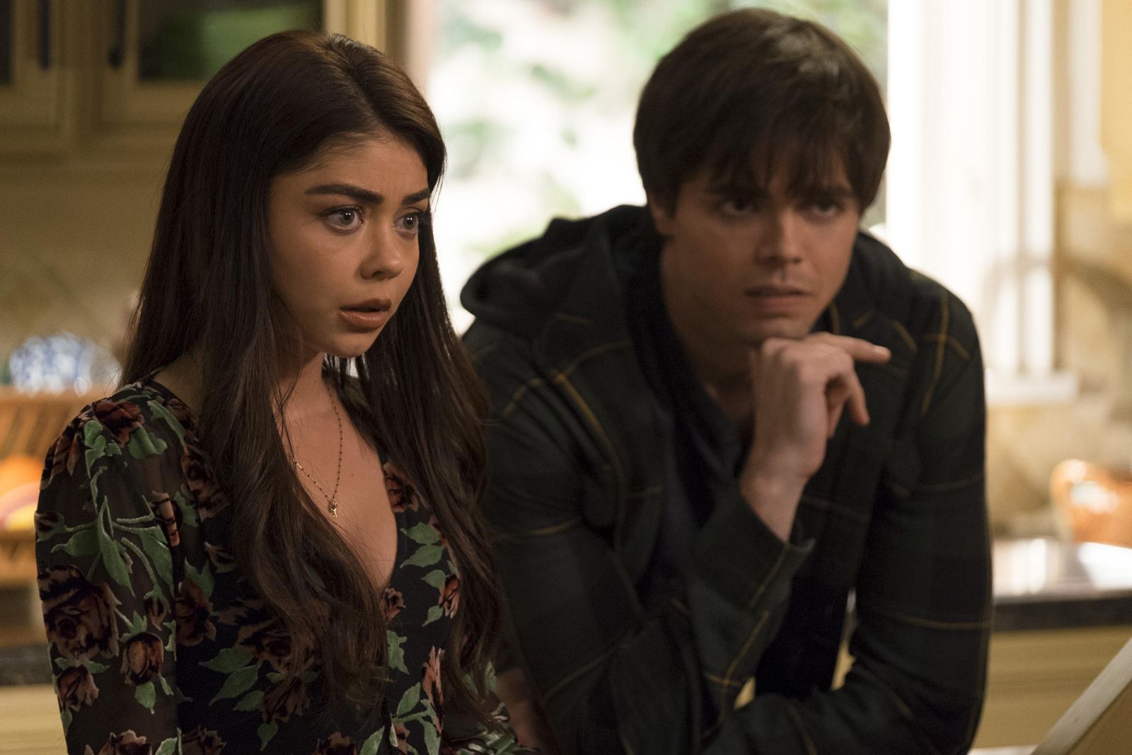 Modern Family : Modern Family : Photo Reid Ewing, Sarah Hyland - 189 ...