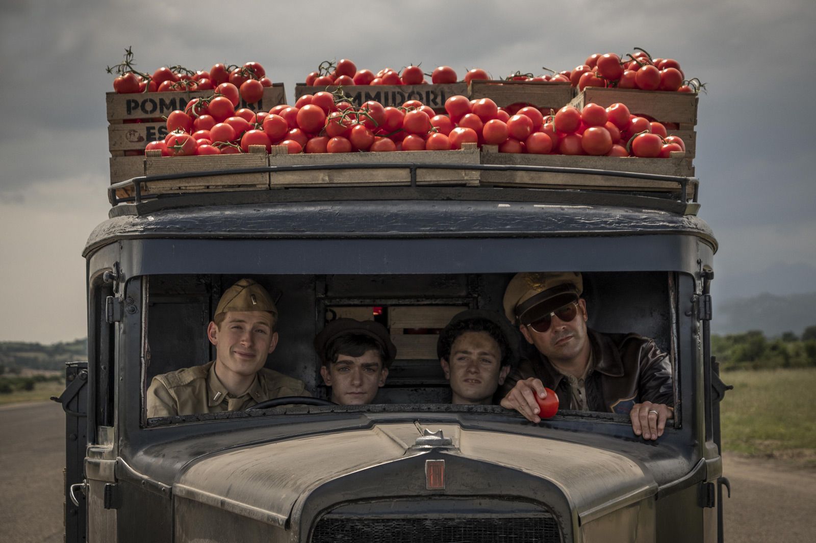 Photo de Daniel David Stewart - Catch-22 : Photo Kyle Chandler, Daniel ...