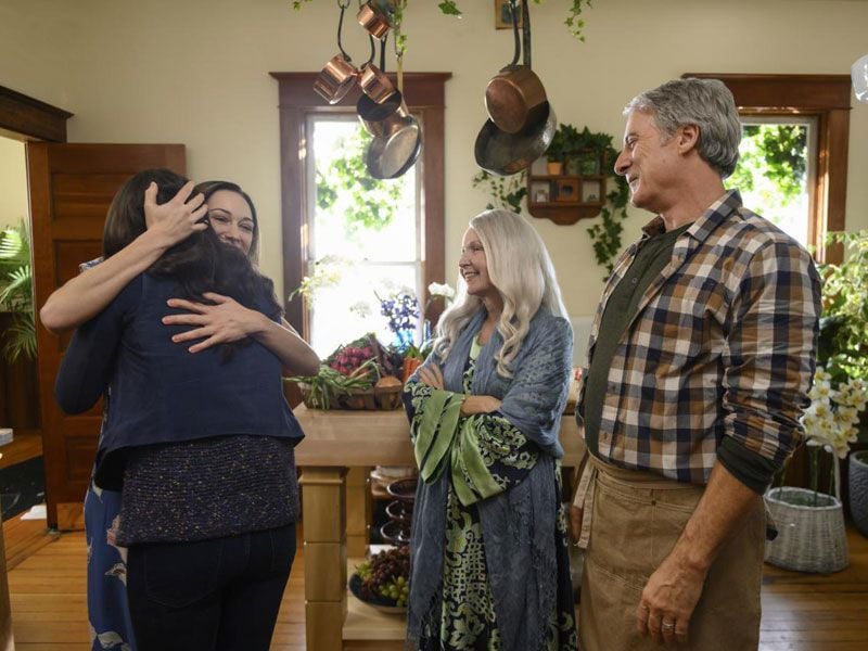 Photo de Garwin Sanford - Supergirl : Photo Kate Burton, Hannah James ...