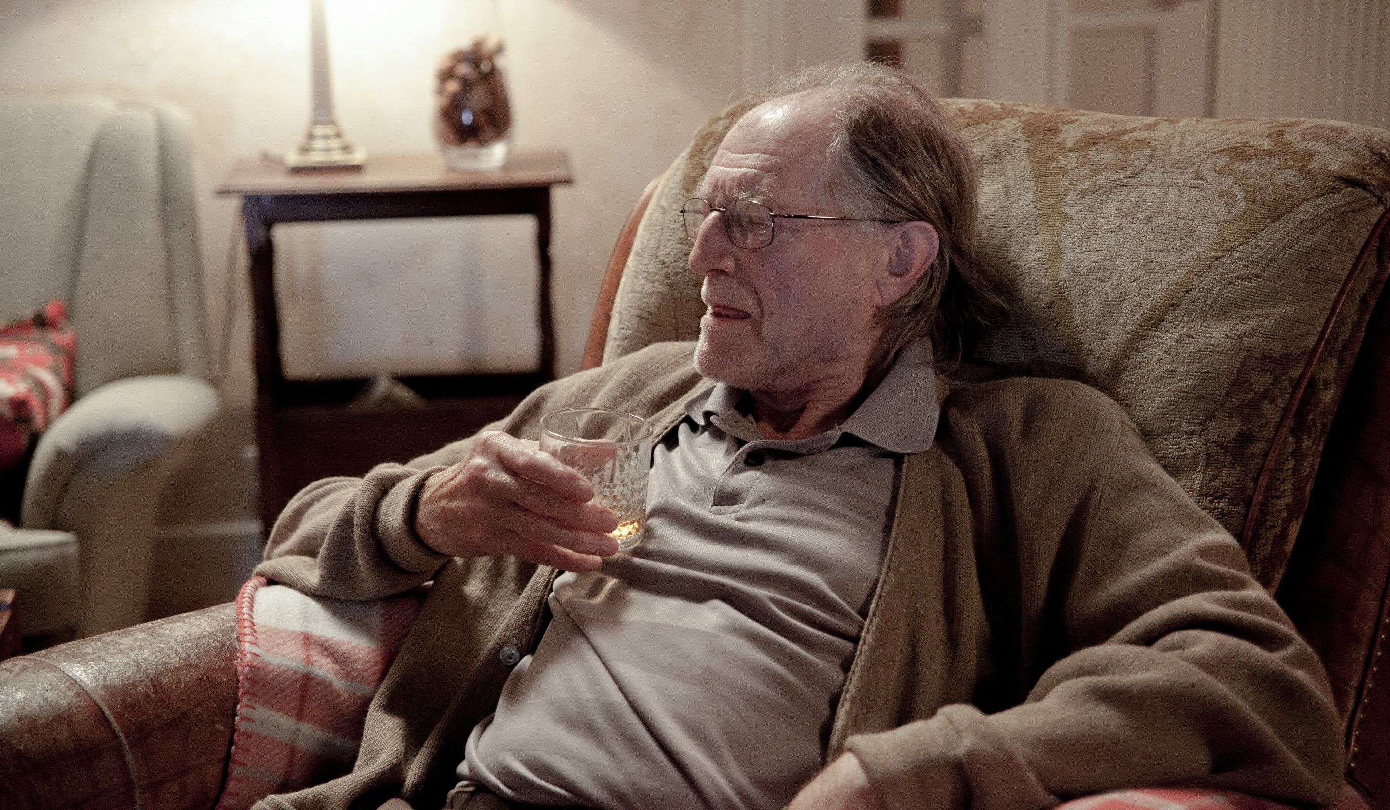 Photo du film Await Further Instructions - Photo 13 sur 15 - AlloCiné