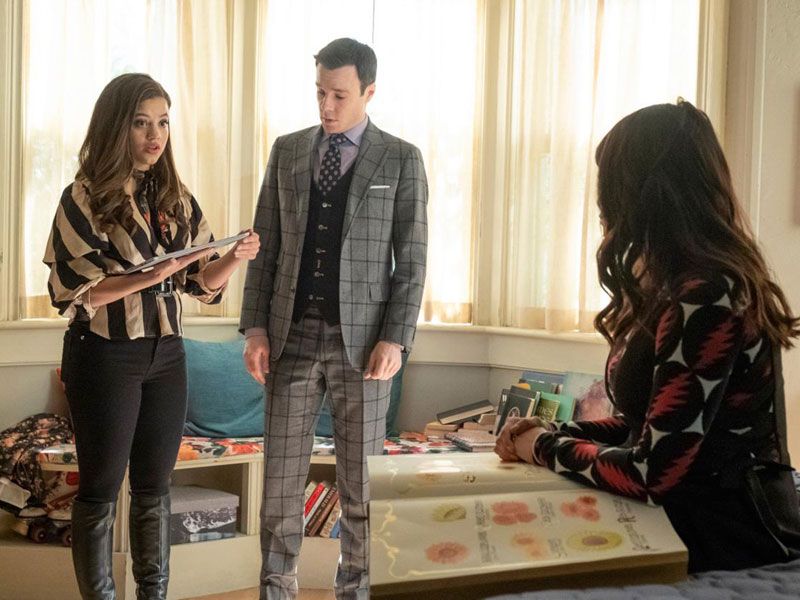Charmed (2018) : Charmed (2018) : Photo Melonie Diaz, Rupert Evans ...