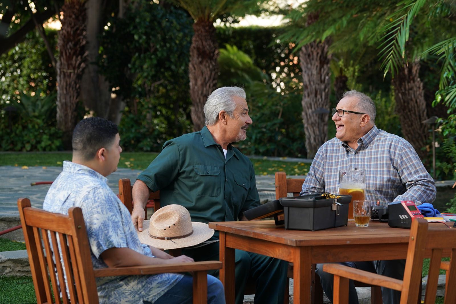 Modern Family : Modern Family : Photo Victor Rivers, Ed O'Neill - 73 ...