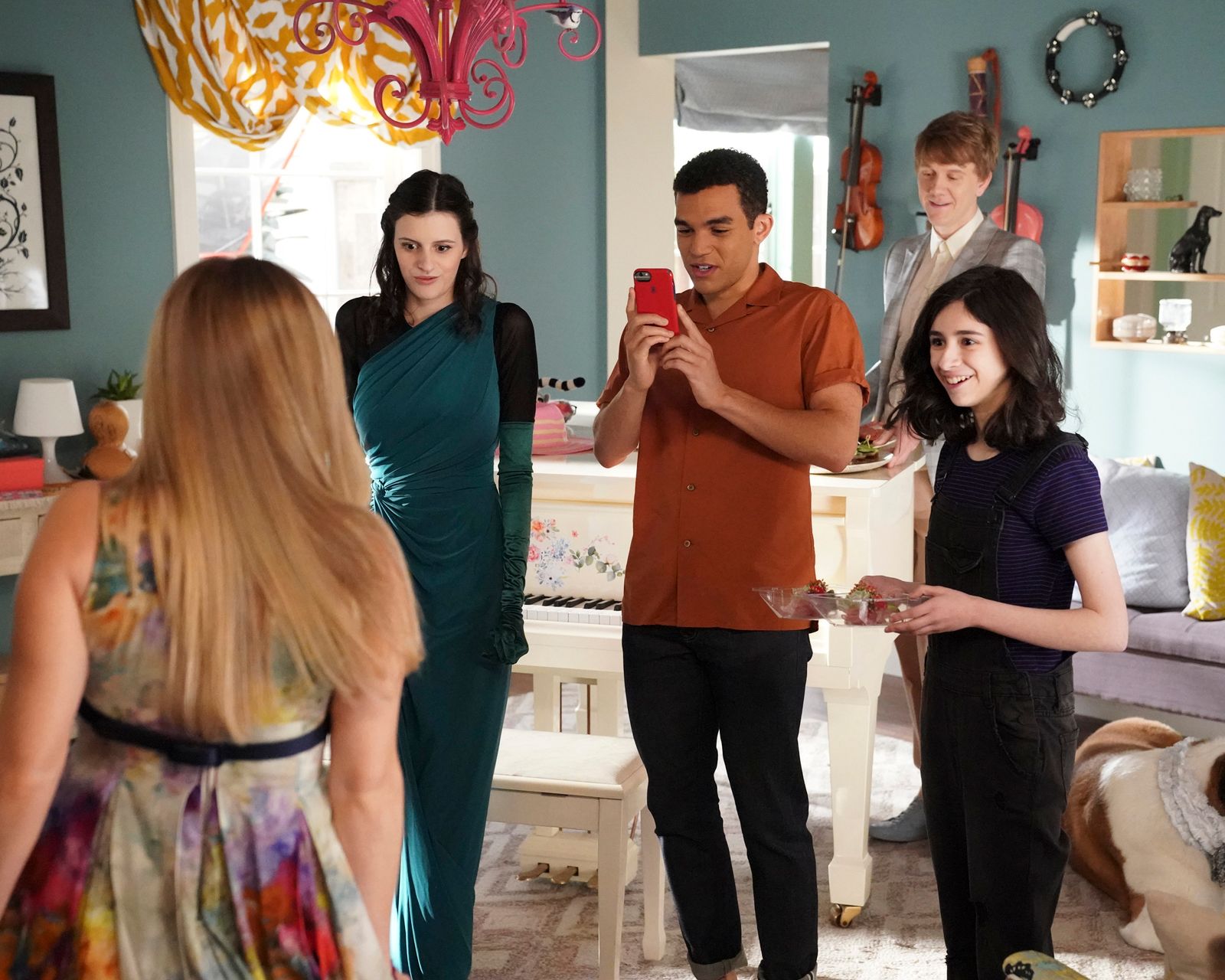 Photo de Lillian Carrier - Everything's Gonna Be Okay : Photo Lillian ...