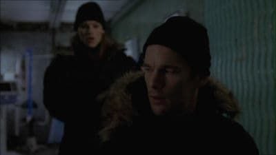 Poster Alias saison 2 - Affiche 70 sur 112 - AlloCiné