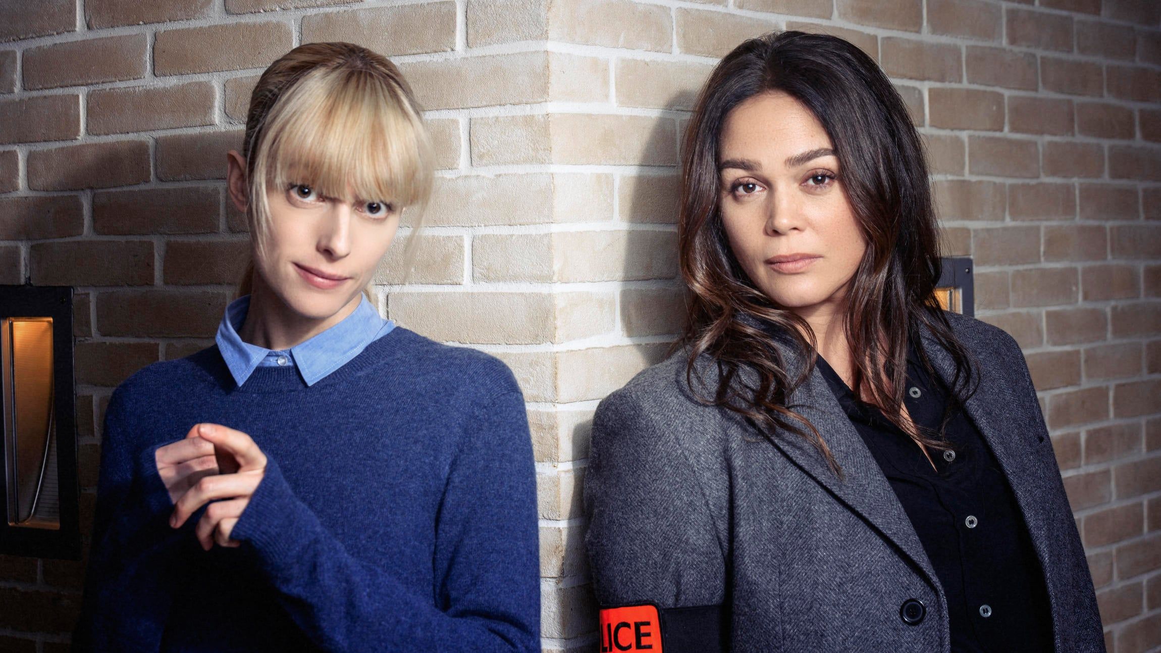 Poster Astrid et Raphaëlle saison 1 - Affiche 34 sur 48 - AlloCiné