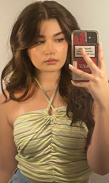 Photo de Yara Mustafa - Affiche Yara Mustafa - AlloCiné