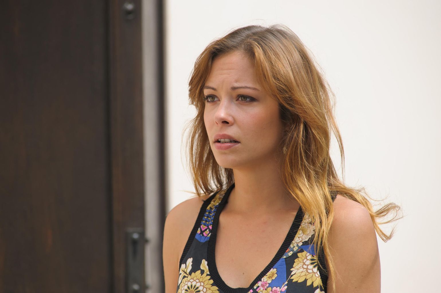 Photo de Dounia Coesens - Plus belle la vie : Photo Dounia Coesens - Photo 37 sur 43 - AlloCiné