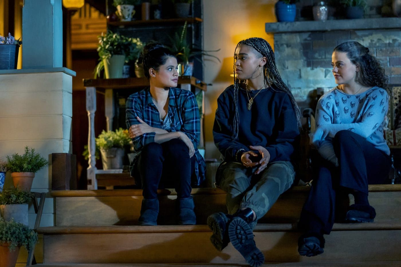 Charmed (2018) : Charmed (2018) : Photo Sarah Jeffery, Melonie Diaz ...